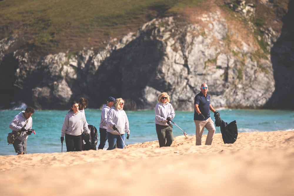 Beach Clean-Up Dedicated to World Ocean Day | Elevate Offshore